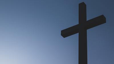 Das Kreuz hat zwei Balken